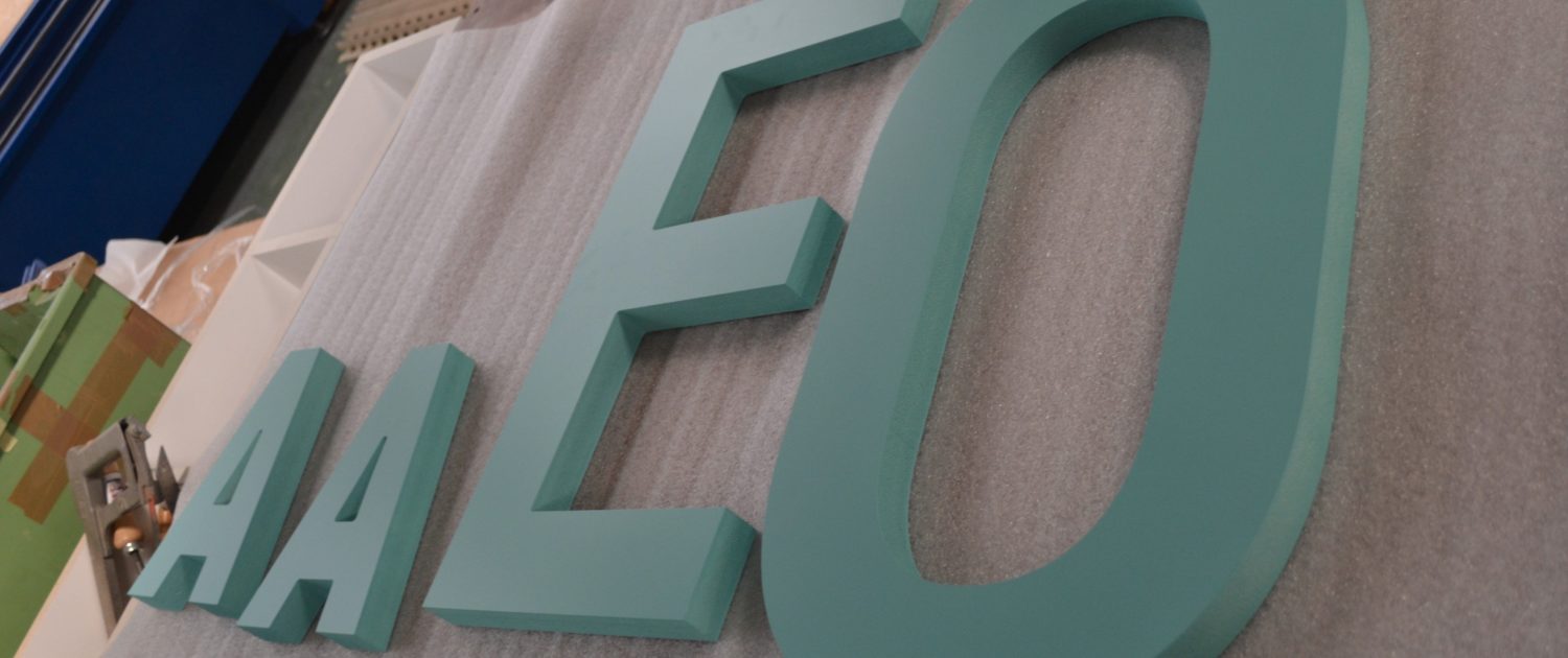 Enseigne en PVC - Définition et avantages d'une ensiegne en PVC
